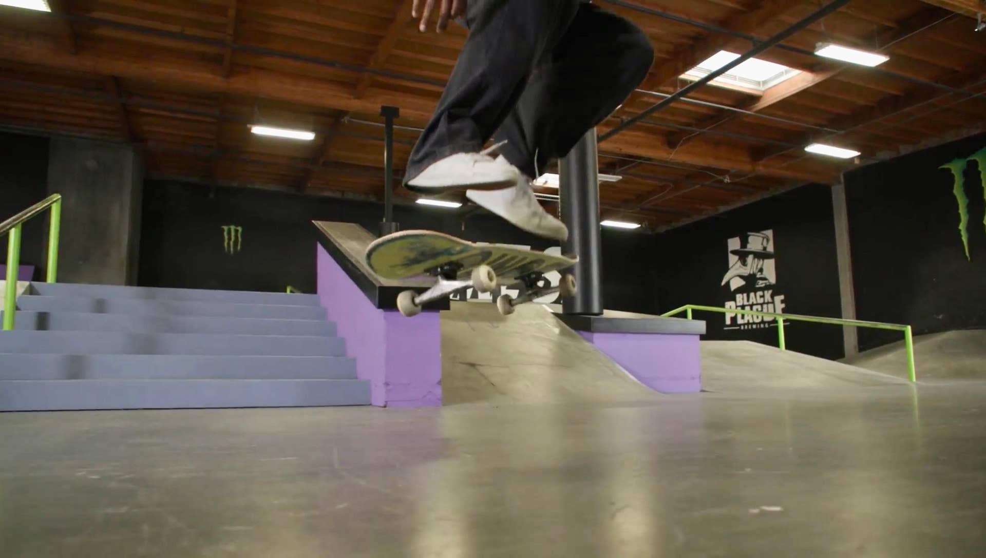 Learn How to Hardflip on a Skateboard in 4 Simple Steps - TransWorld ...