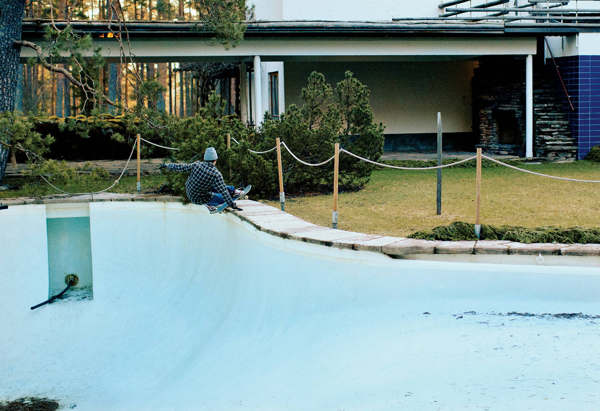 You Should Know: The First Kidney-Shaped Pool (1939)