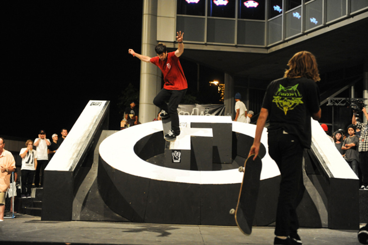 9Frames/Second 2010 Vans Downtown Showdown