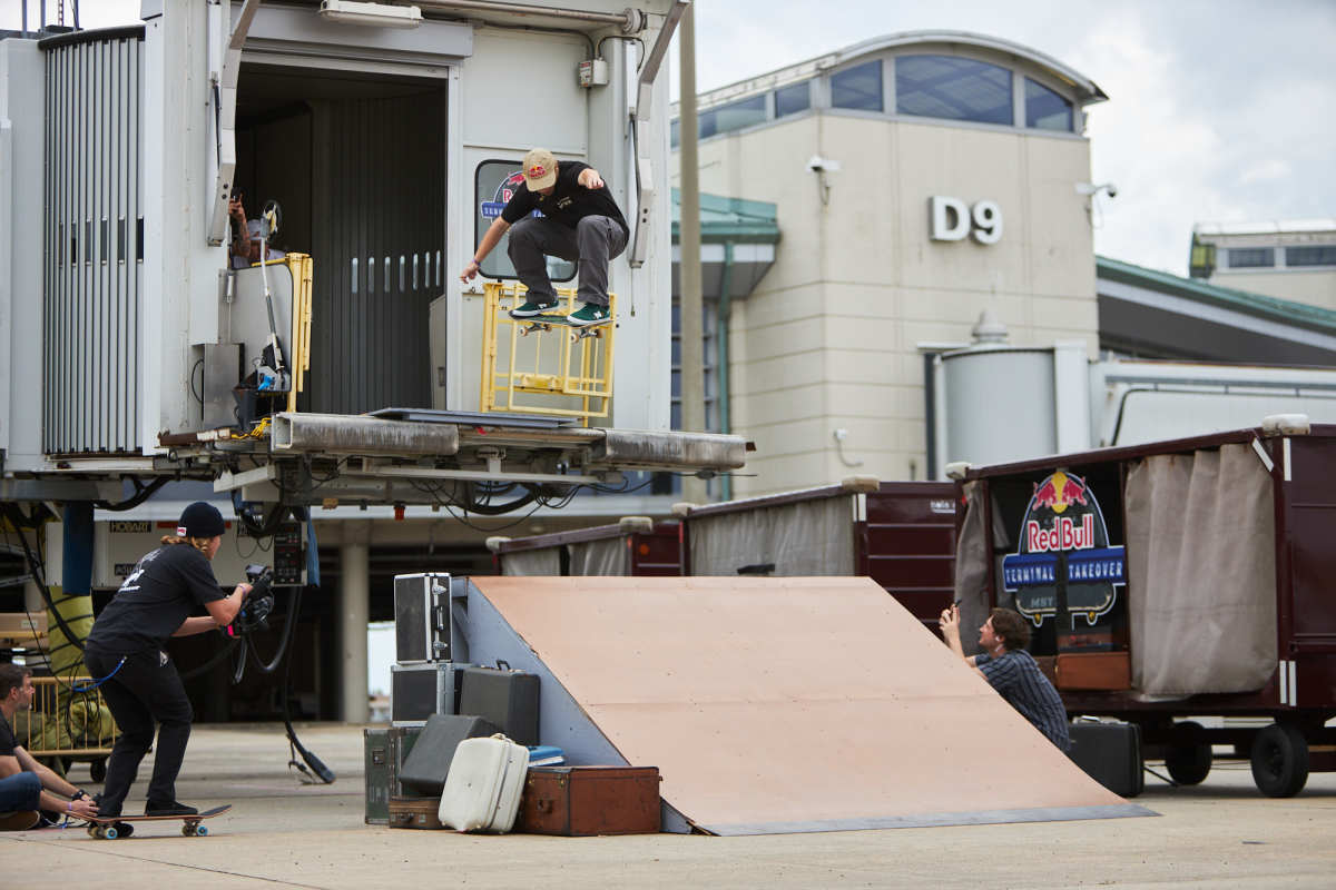 Jake Wooten, Jamie Foy, Brandon Valjalo Takeover The Terminal in New ...