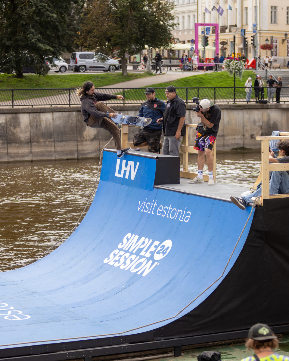 Day 1 at the world famous Simple Session contest in Europe