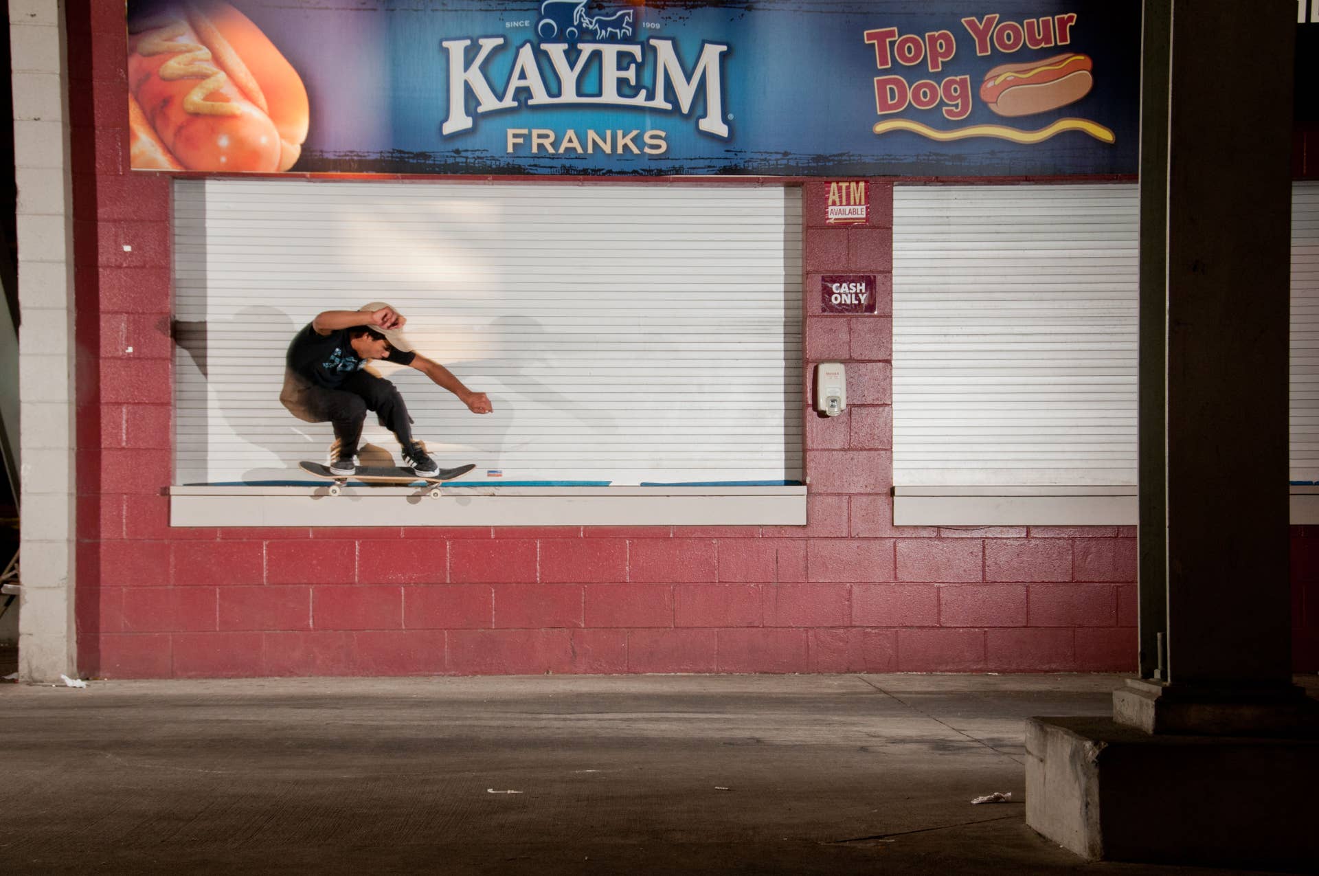 Mike Mag in Salon Des Refusés - Skateboarding