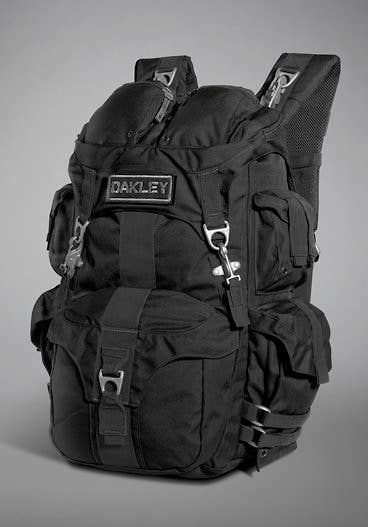 Staff Picks: Oakley AP Backpack 3.0 - Skateboarding