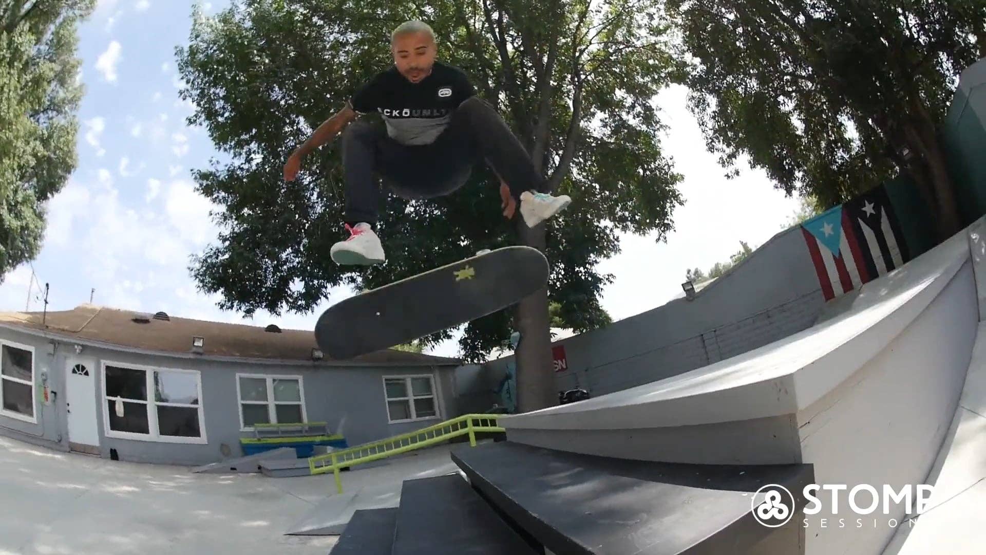 Skateboarding Tricks and Techniques Guides - Skateboarding