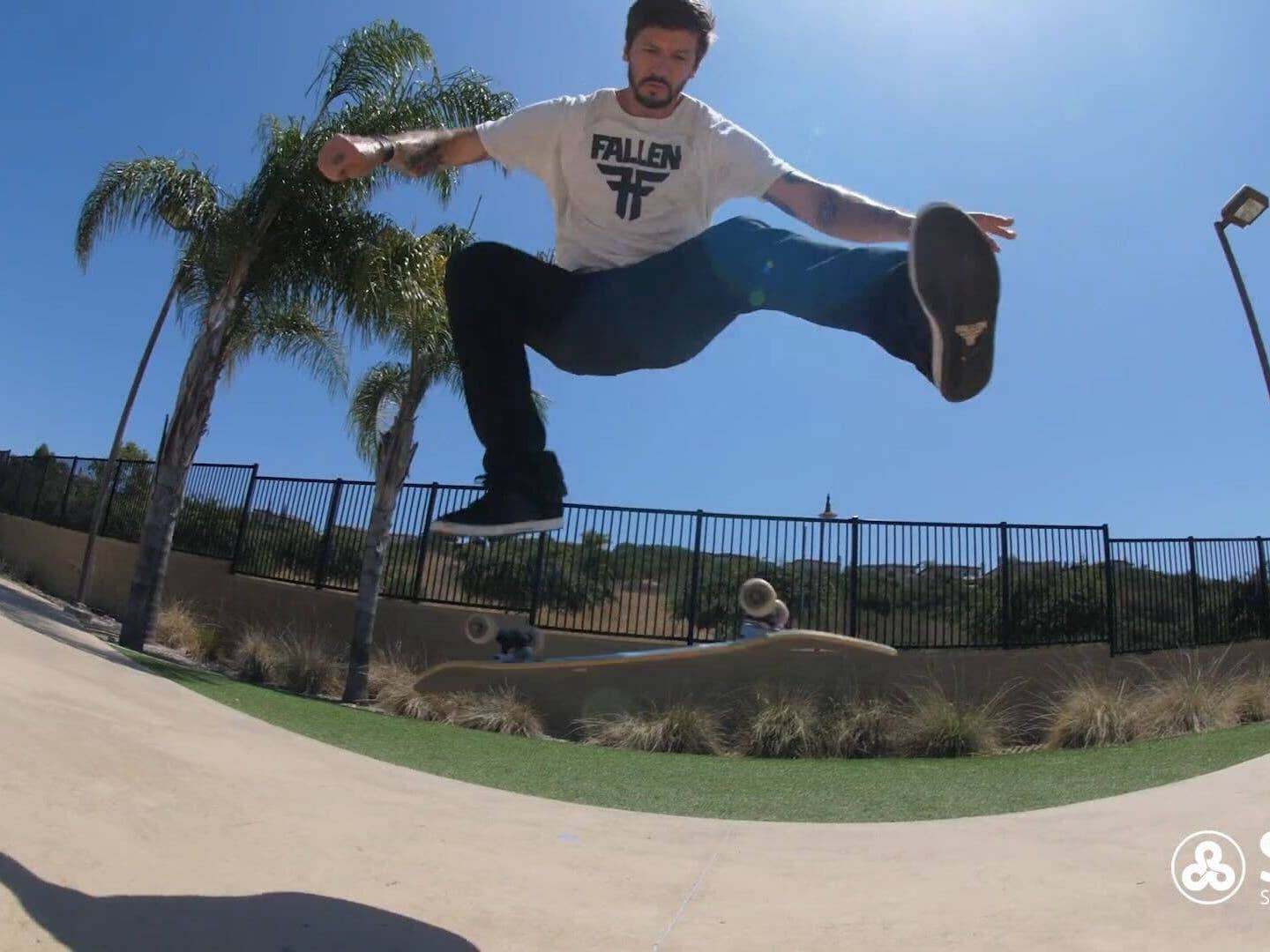 Skateboarding Tricks and Techniques Guides - Skateboarding