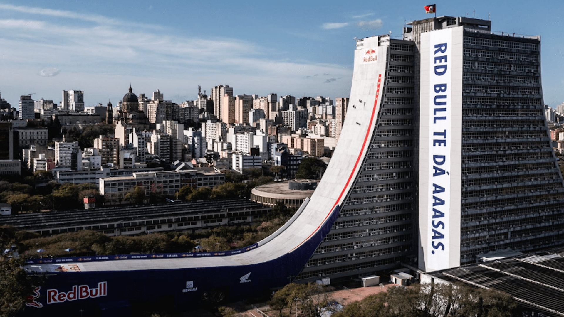 Sandro Dias Breaks 2 Skateboarding World Records on the 'World's ...